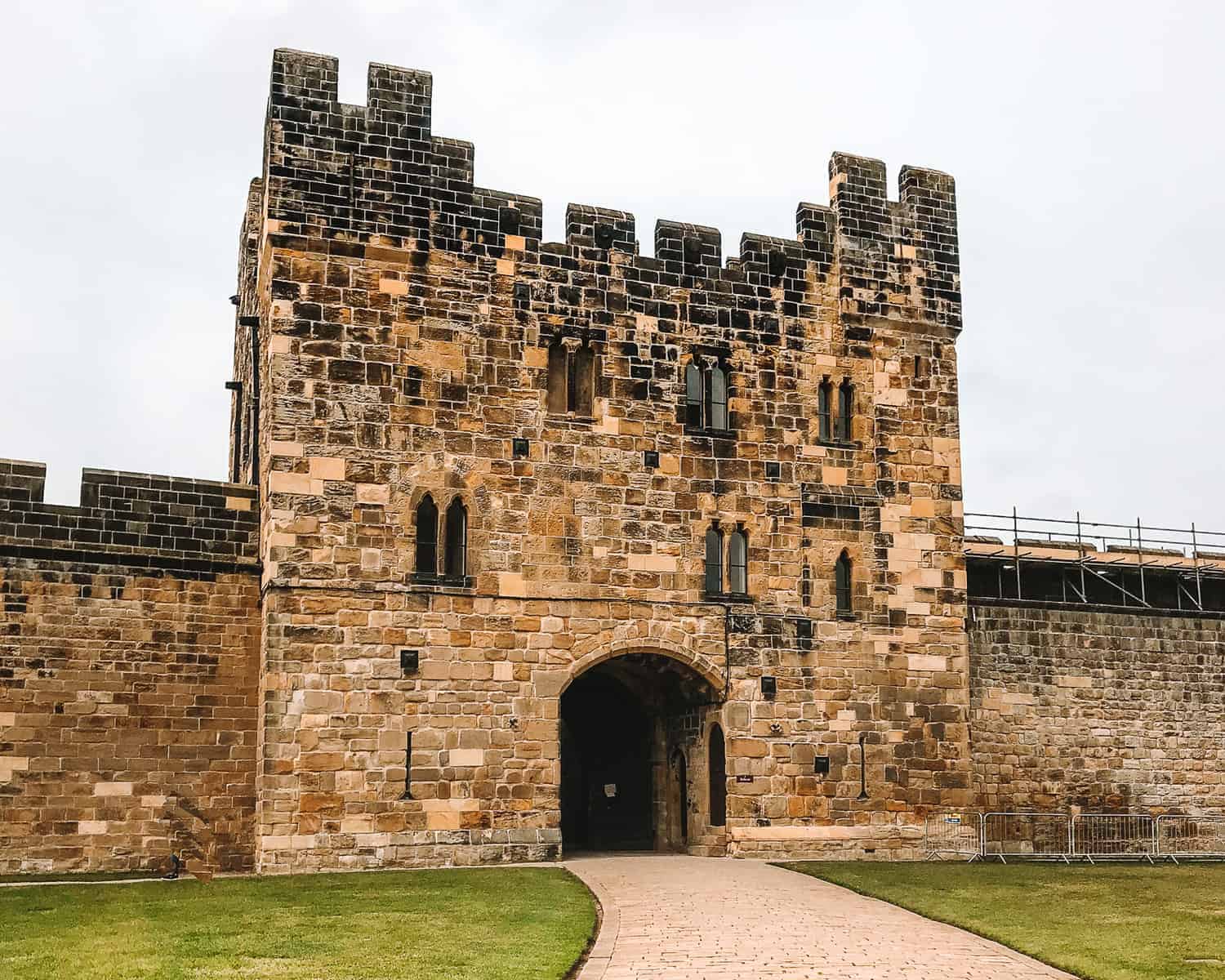 10+ Alnwick Castle Harry Potter Filming Locations & Activities (2024)! 10+ Alnwick Castle Harry Potter Filming Locations & Activities (2024)!