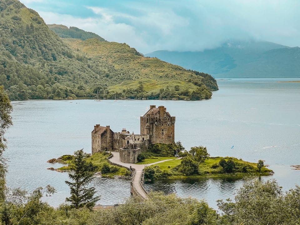 How To Visit Eilean Donan Castle In Scotland (& For Free In 2025)!