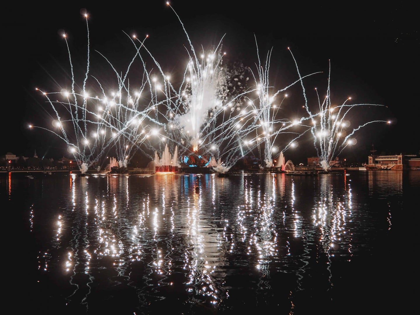 12 Must See Shows At Walt Disney World - You Cannot Miss These!