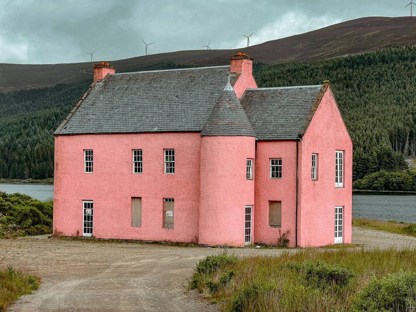 Loch Glass Pink House (2025 Guide) - Visit Culzie Lodge In Scotland!