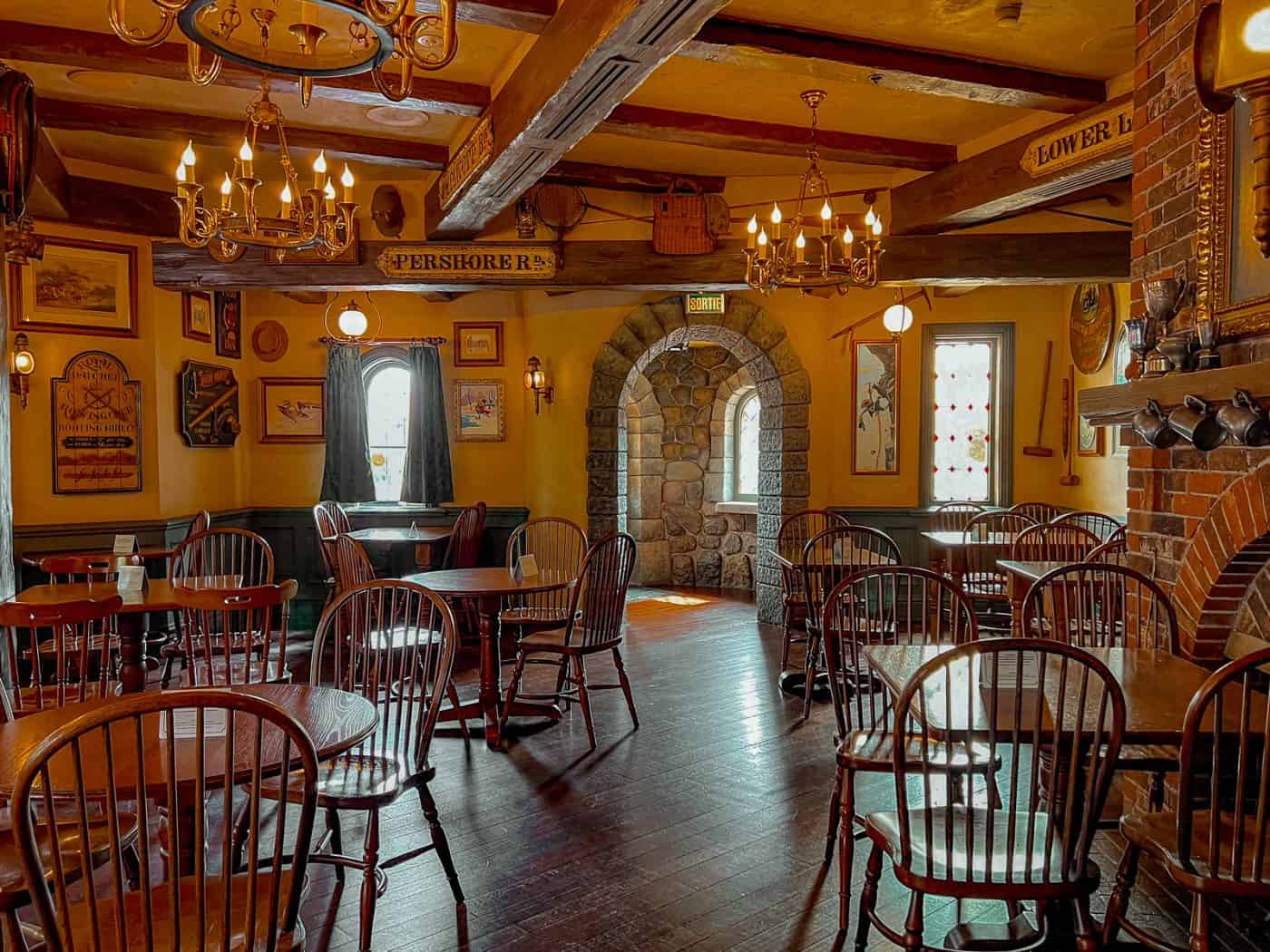 Toad Hall Restaurant Review At Disneyland Paris (2025)!